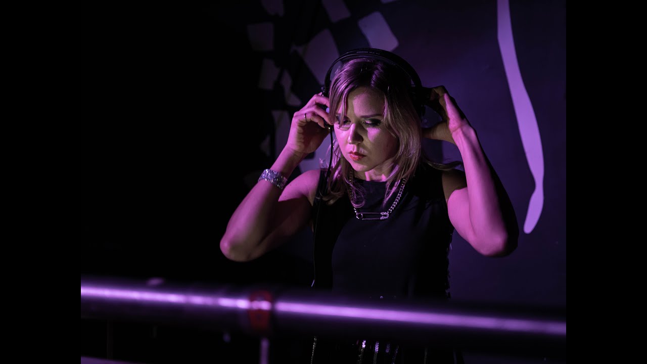 Sara Simms Interview with XONE:DJ - YouTube