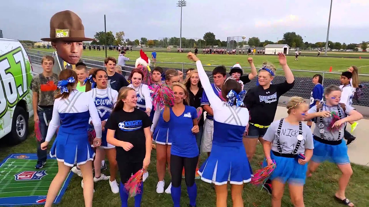 Football Fridays - Lake Crystal - Wellcome Memorial - YouTube