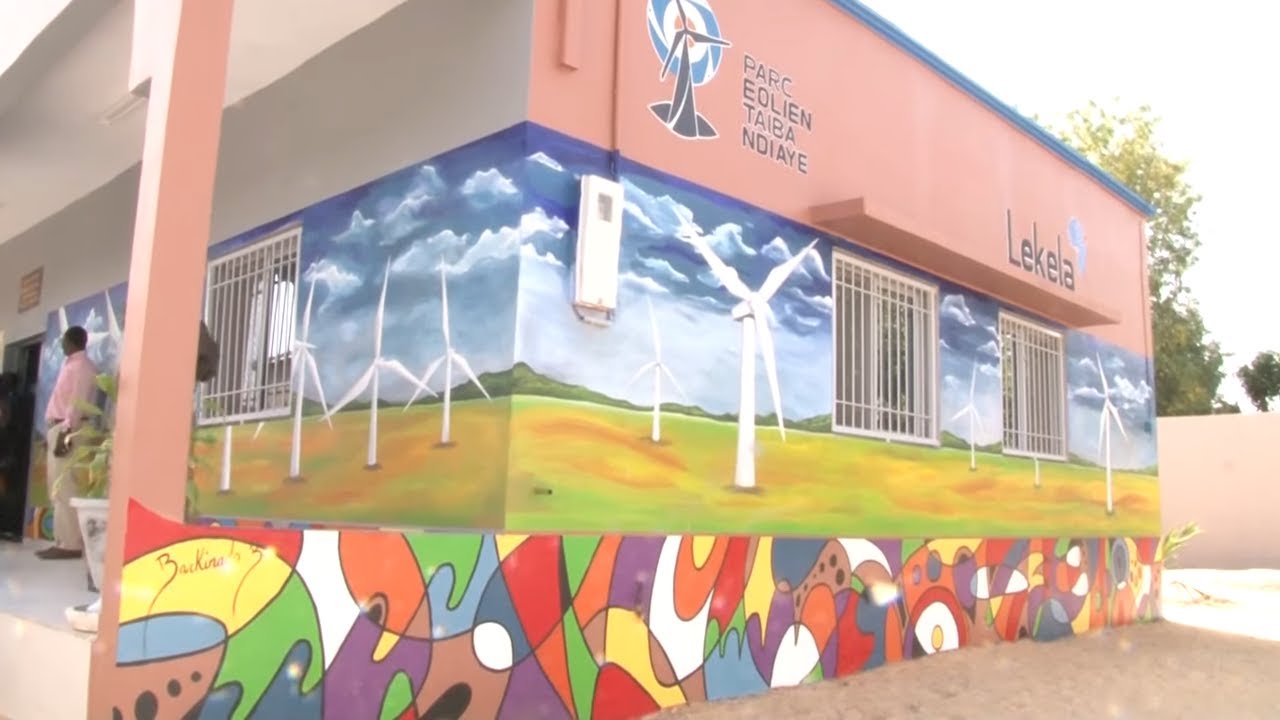 INAUGURATION D'UNE SALLE INFORMATIQUE A TAIBA NDIAYE - YouTube