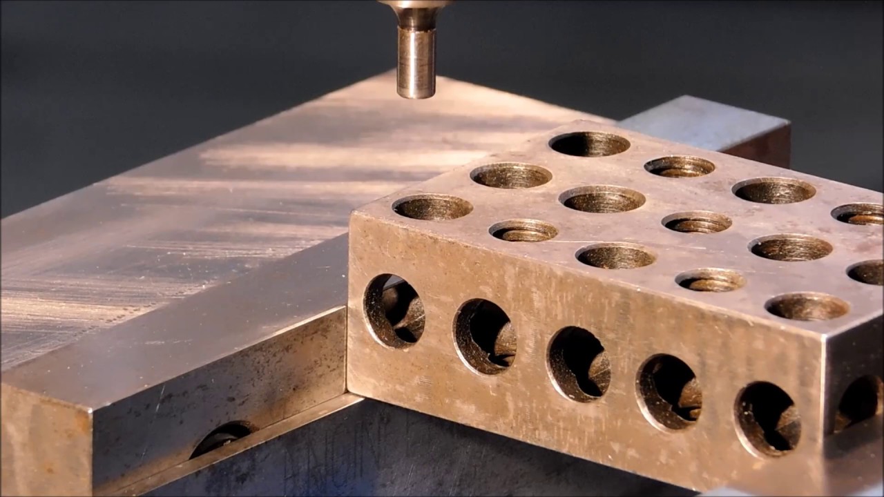 Ignore The Backlash, Manual Milling Just got Easier. - YouTube