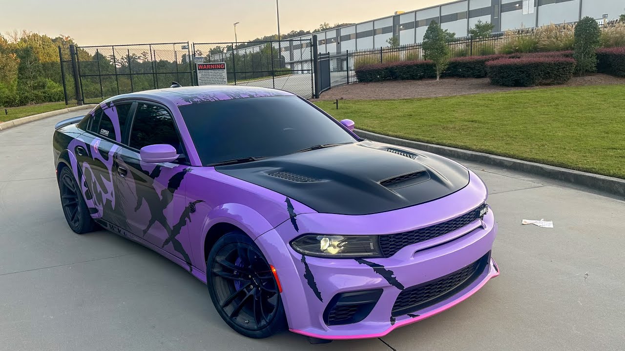 HELLCAT CUTTING UP IN TRAFFIC | POV - YouTube