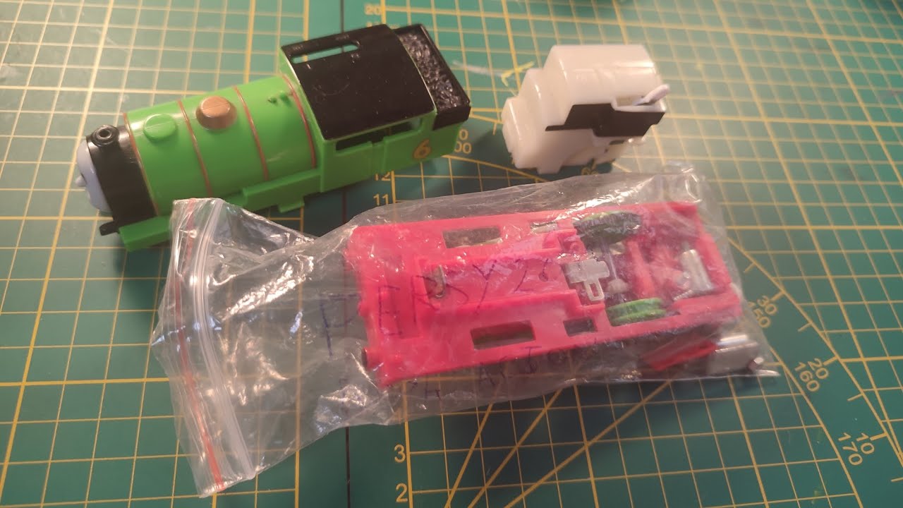Thomas trackmaster reparación Percy custom - YouTube