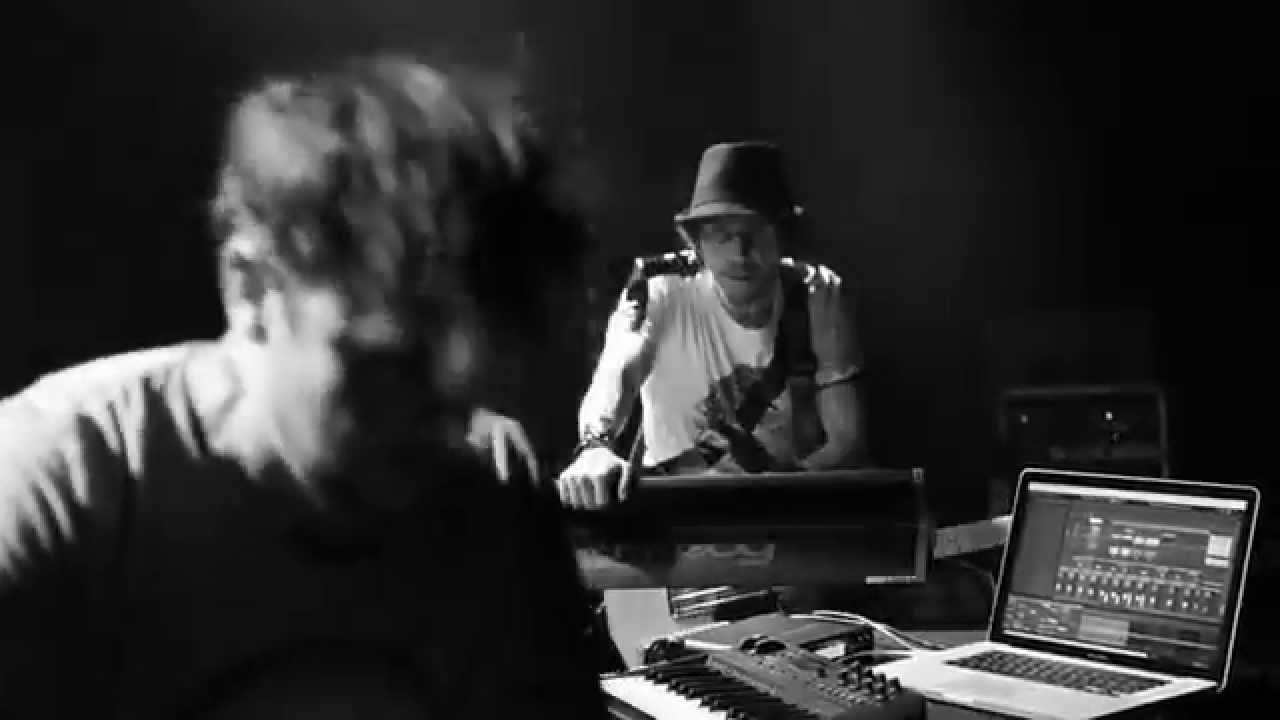 Last by STRUGG (live music HD- france) - YouTube