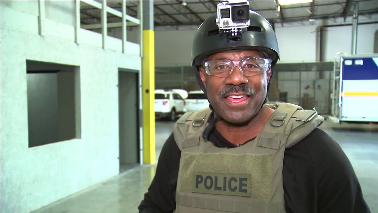 Marc Brown trains like a DEA agent during simulation | ABC7 - YouTube