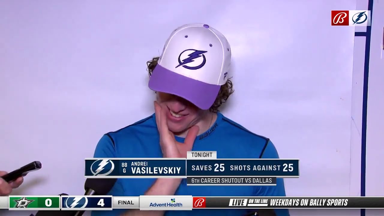 He ripped a MASSIVE fart mid interview - YouTube