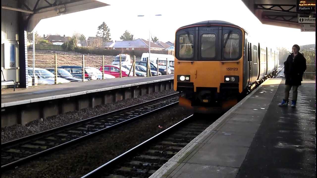 First Great Western Class 150 123 DMU coming in to Warminster 13/1/2012 ...