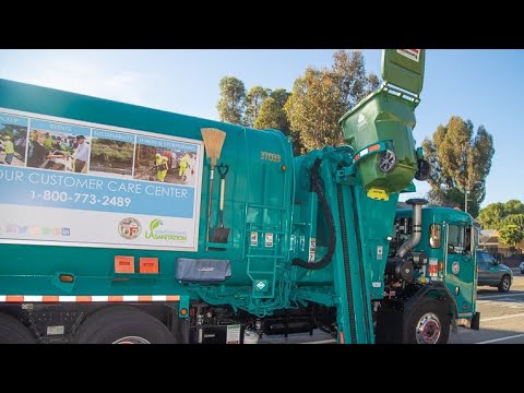 La sanitation Jan 7th,2023 route on yard waste - YouTube