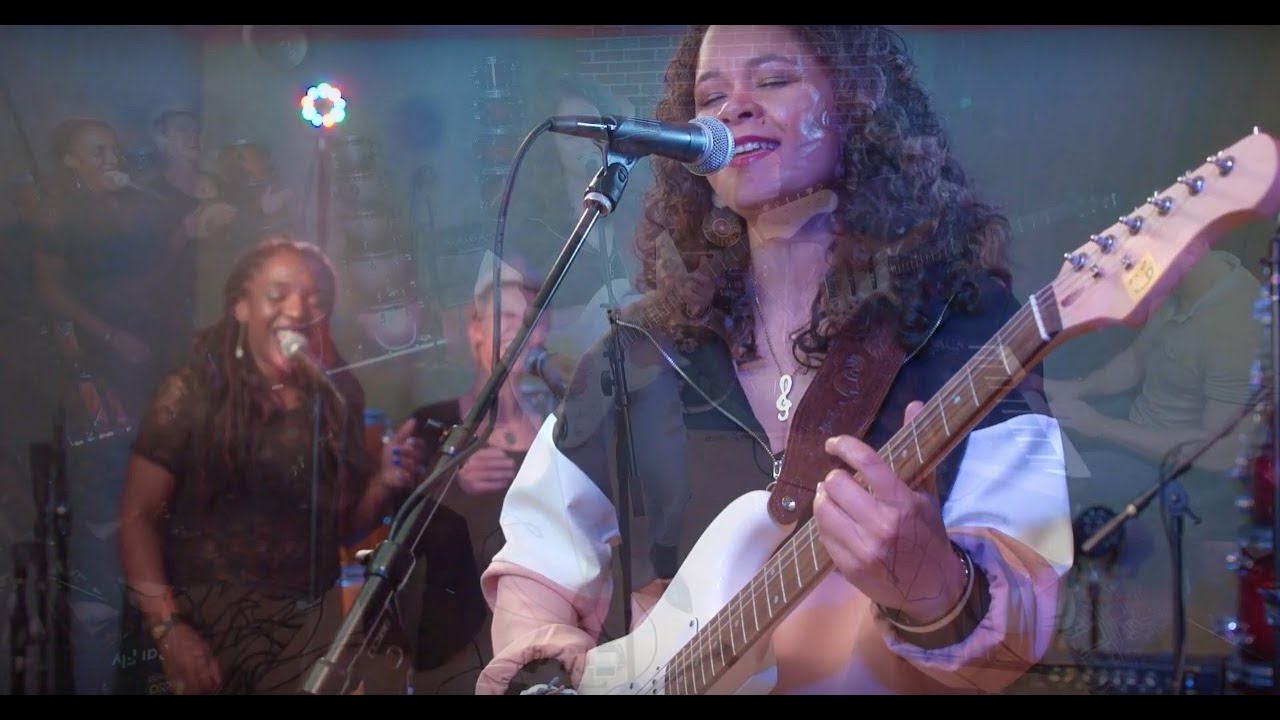 "MEET ME AGAIN" - Andréa Lisa (SINGLE) - YouTube