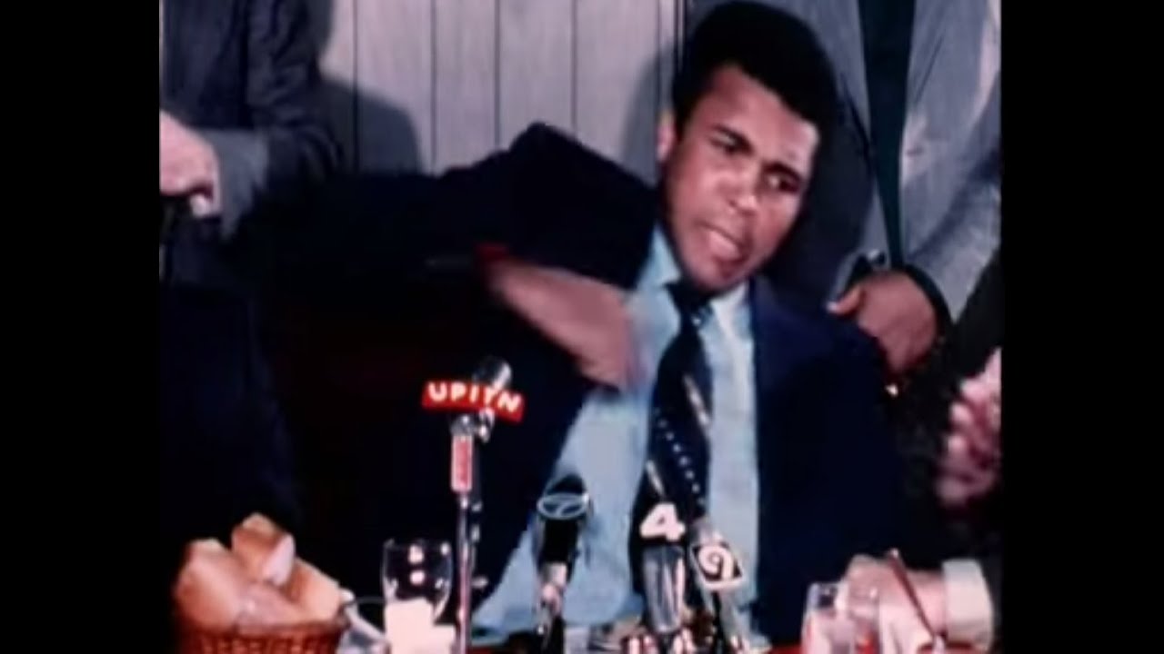 Muhammad Ali Funny Imitation of Joe Frazier - YouTube