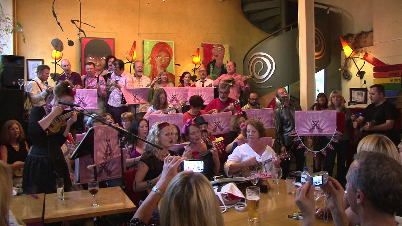 a rocket man, UKULELE CLUB concert in Paris 27 juin 2014 - YouTube