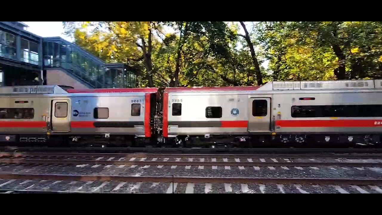 MTA Metro North Railroad Botanical Garden Station Railfanning M7A M8 ...