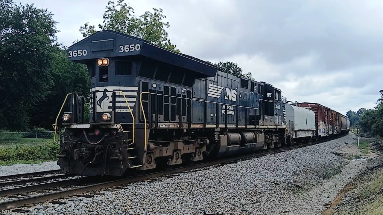 NS 3650 Leads Norfolk Southern Train P75 At Cayce SC Running Long Hood ...