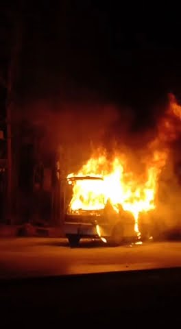 A citizen's parked car caught fire in the commercial market, causing a ...