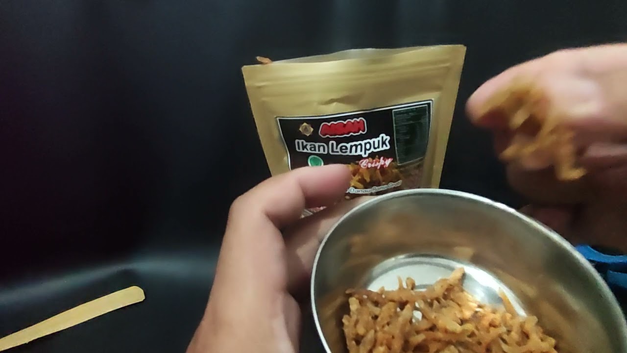 Kripik ikan lempuk khas danau Ranu Grati Pasuruan - YouTube