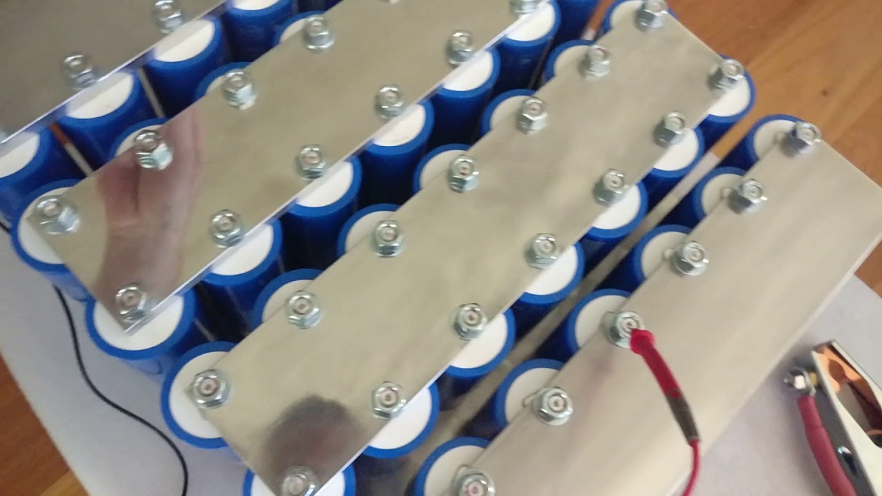 245Ah YinLong LTO bank full send load test 1700 amps - YouTube