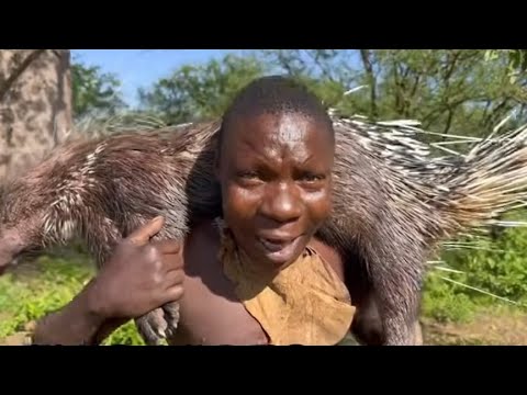 Hadzabe Bush Tribe's eating Traditionel meals - YouTube