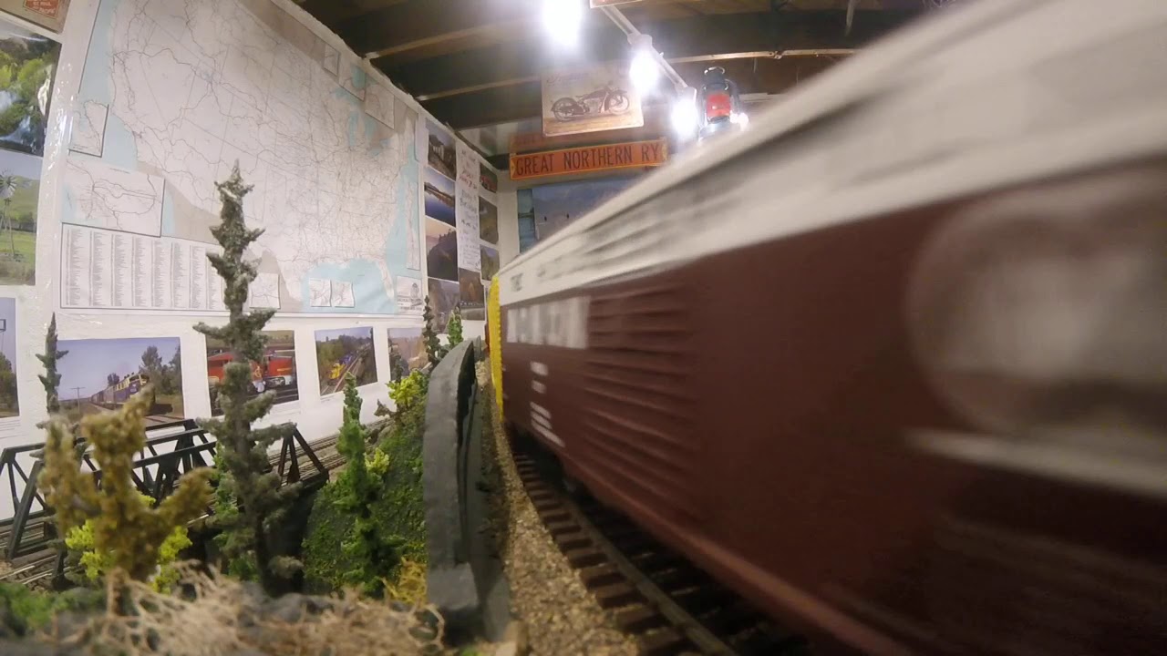 HO scale model railroad - trackside view of overpass - YouTube