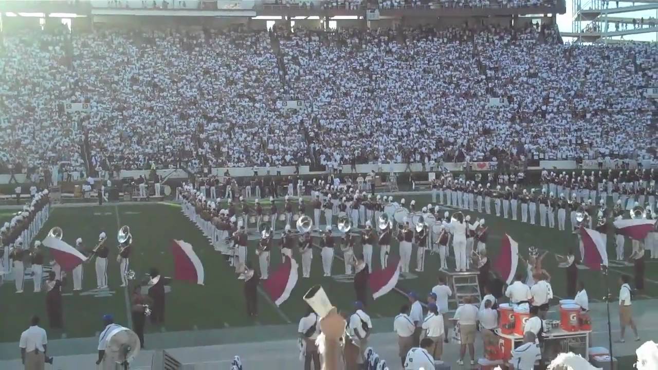Mississippi State University Famous Maroon Band - YouTube
