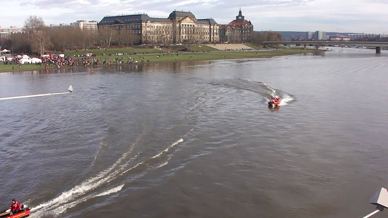 German Lifeguard Association (DLRG) in Dresden: Winter swimming 2011 ...