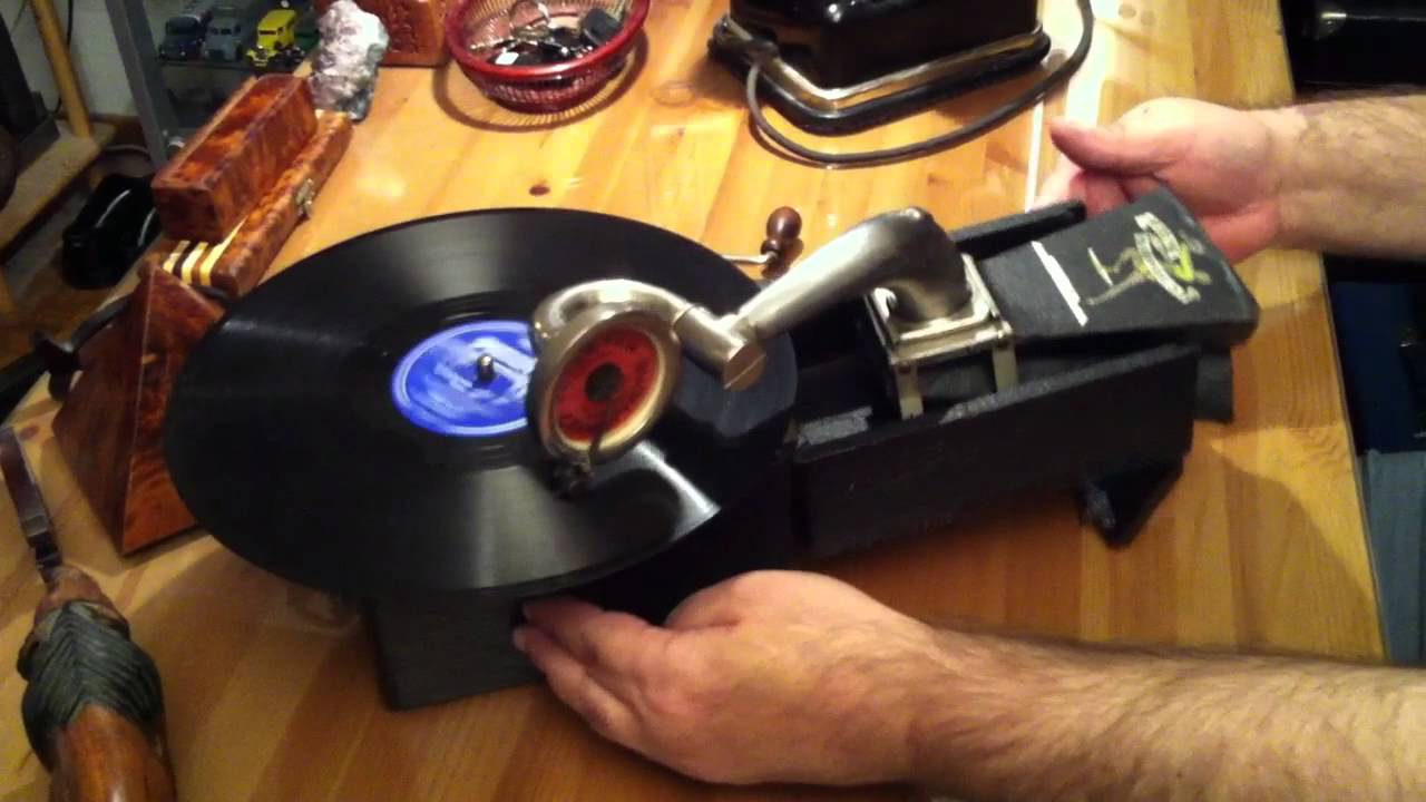 PETER PAN - London - 1926 - Utraportable gramophone - Christian Fonck ...