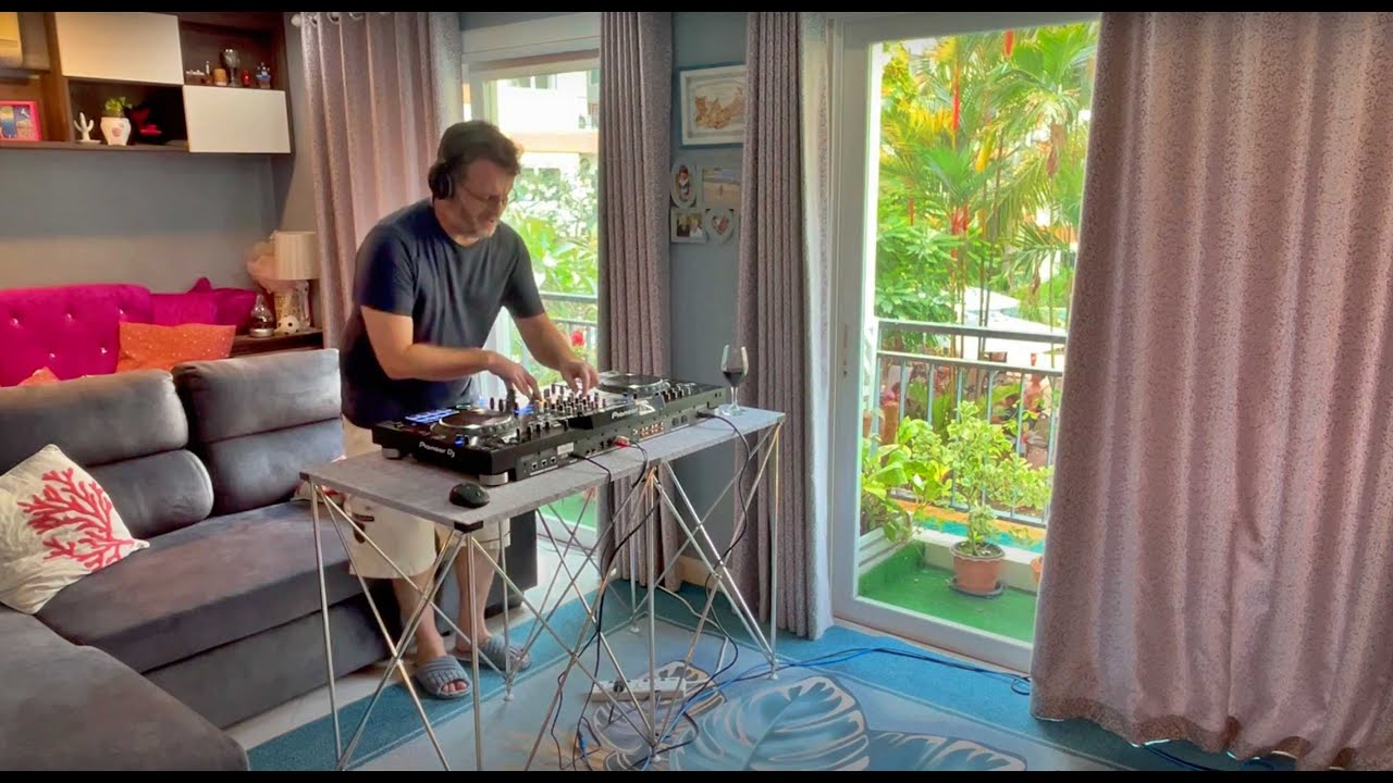 Ferris B Sessions - Poolside Chill (Part 12) - YouTube