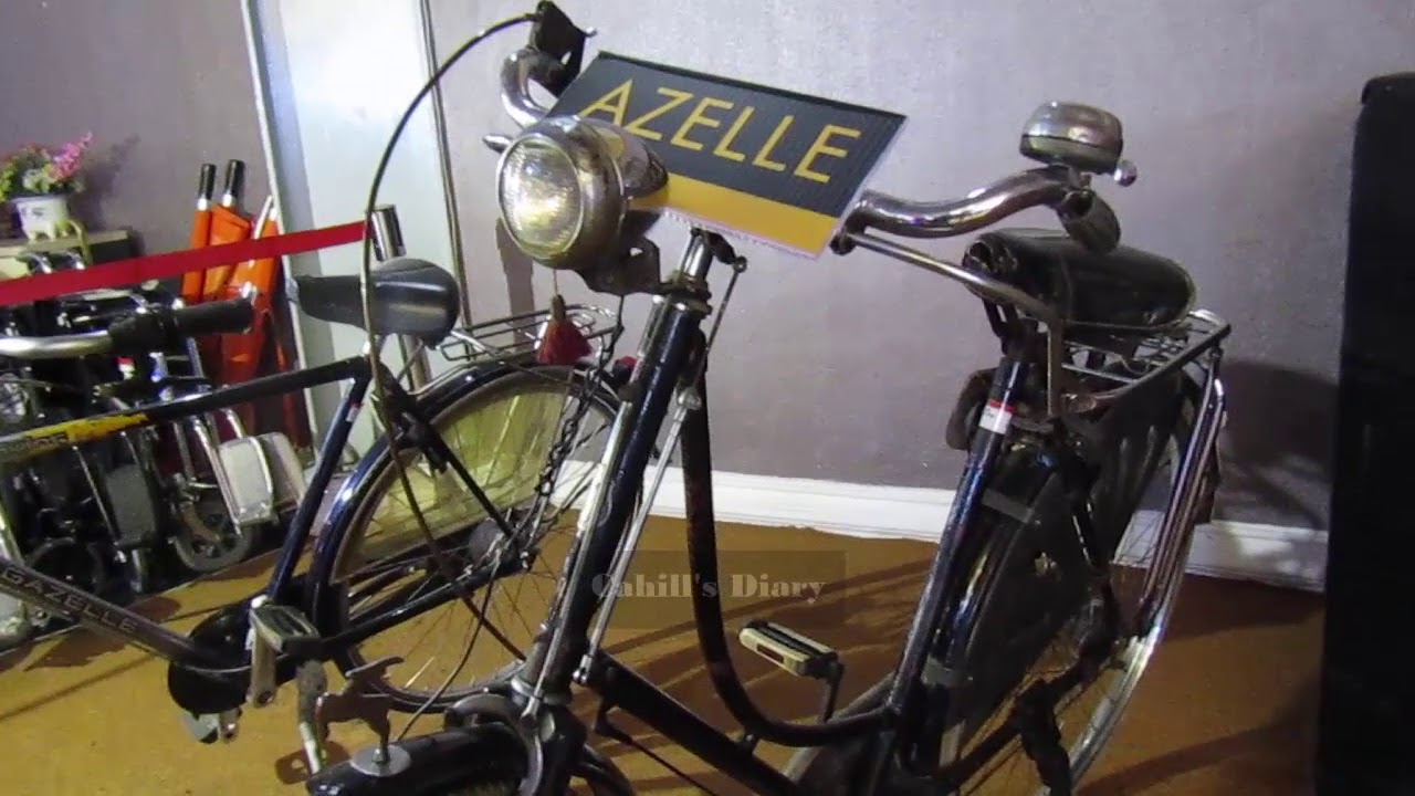 GAZELLE CLASSIC BIKE AT MUSEUM ANGKUT - YouTube