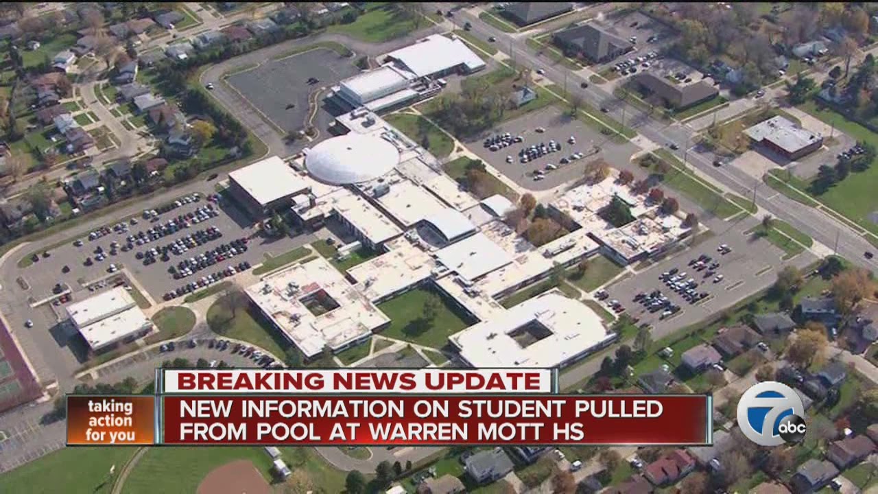 Student pulled from pool at Warren Mott HS - YouTube