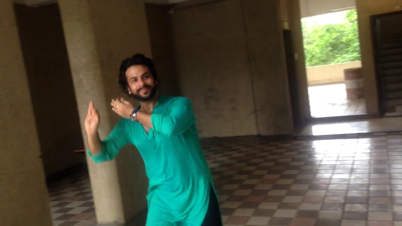 Soja Zara- Bahubali 2 (Devesh Mirchandani) Part 2 - YouTube