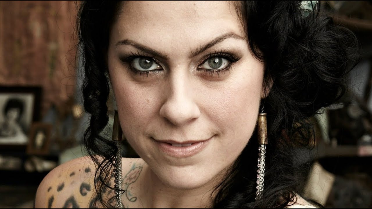 Danielle Colby Jaw-Dropping Figure Shocks The Fans - YouTube