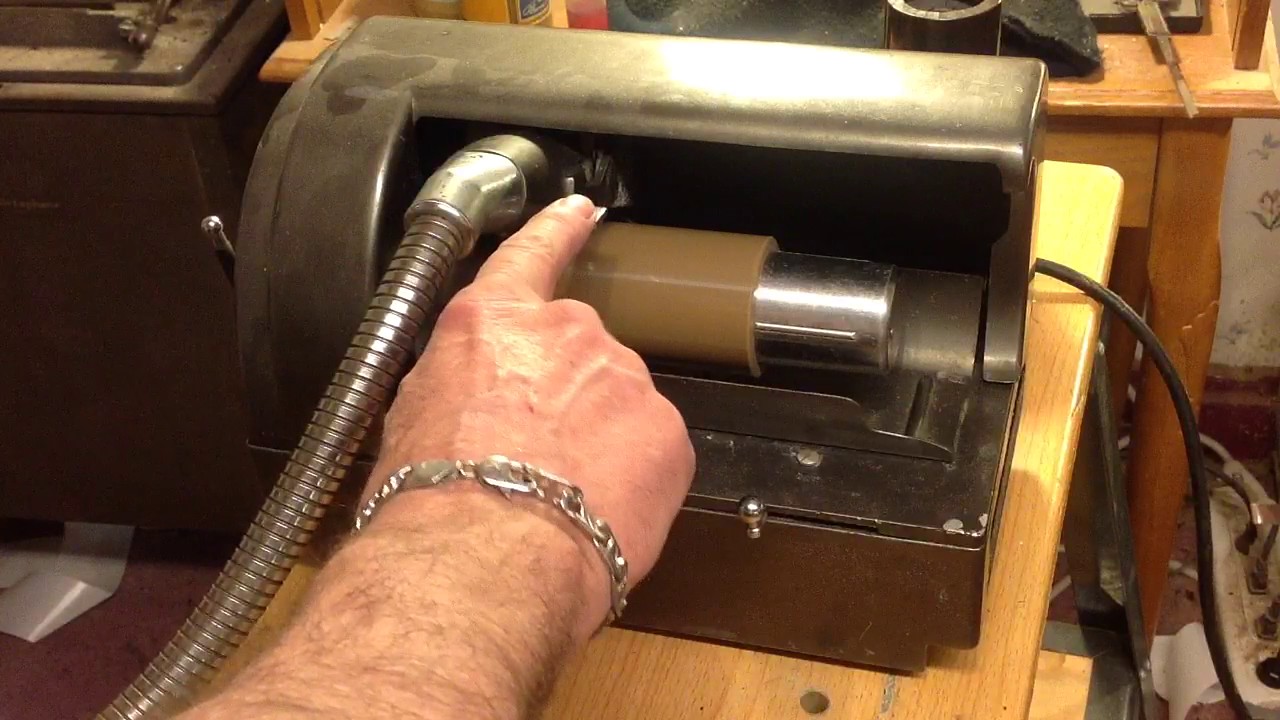 dictaphone / brown wax phonograph cylinder - YouTube
