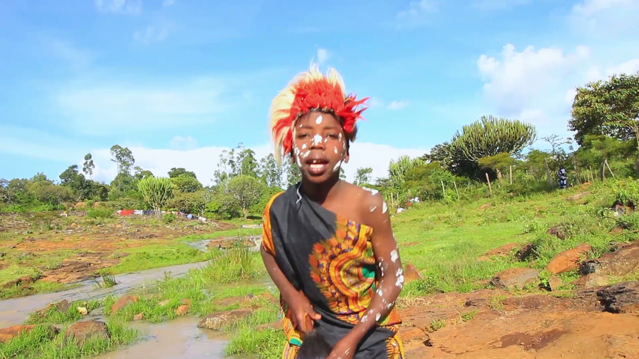 CHELUMBA BY MAWELCHI TRADITIONAL DANCERS - YouTube
