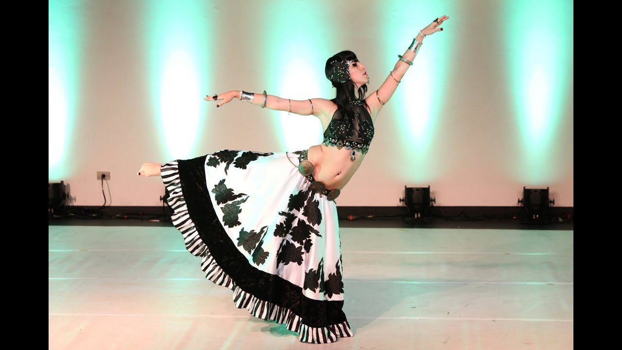 The Dark Balance por Joline Andrade | Fusion Bellydance | Mosaico ...