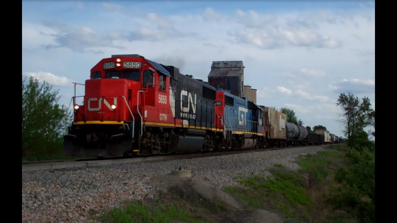 GTW 5850 & GTW 5846 Lead CN L551 at Hayes, IL - YouTube