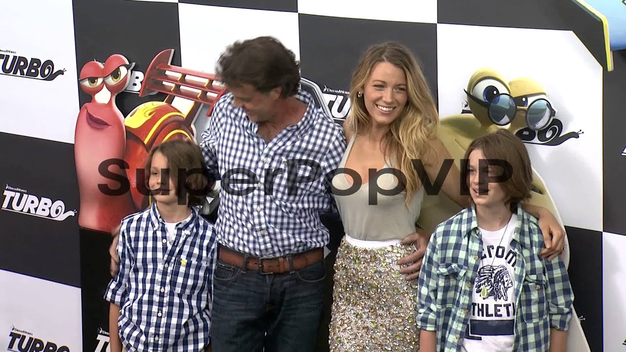 Jason Lively with sons and Blake Lively at 'Turbo' New Yo... - YouTube