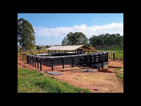 vídeo de imagens de cerca  curral e porteiras.