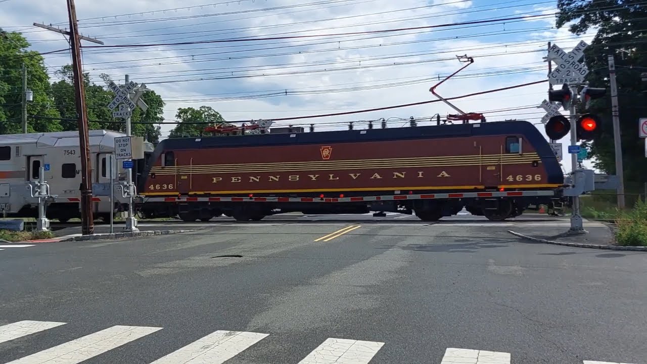 NJ Transit 4636 "PRR" Heritage Unit @ Prescott Road - YouTube