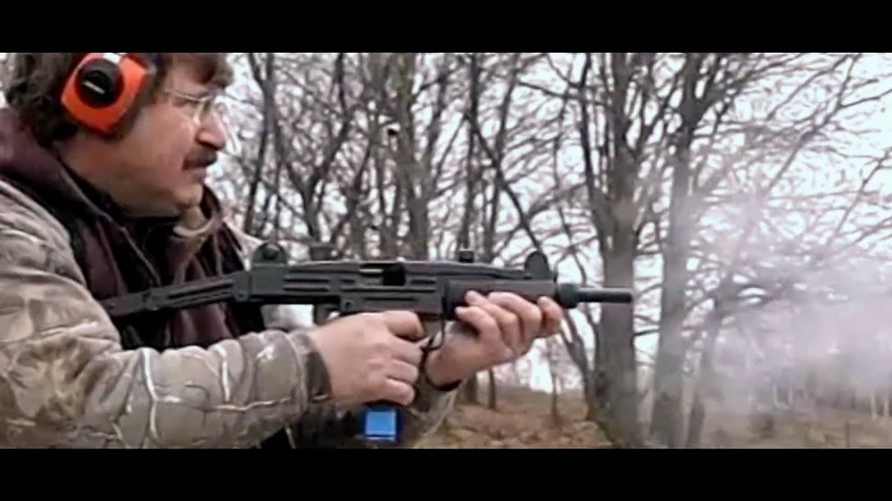 UZI Submachine gun in slow motion - YouTube