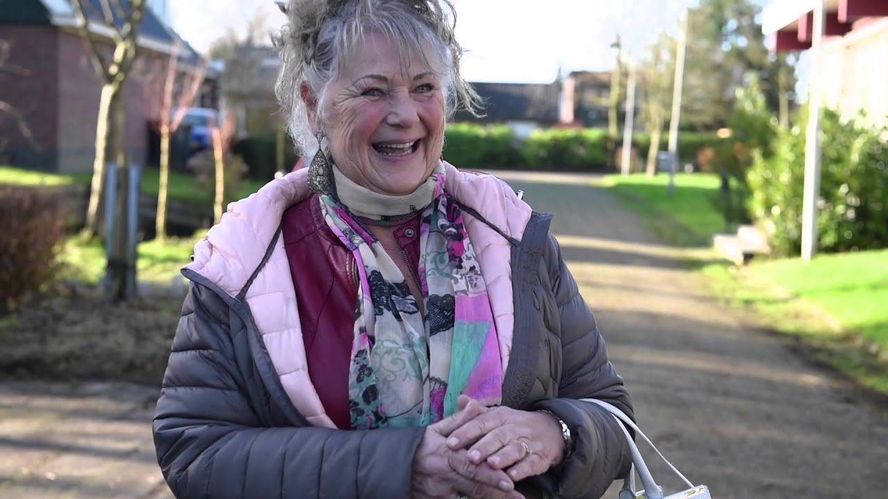 20151204 Helmie - YouTube