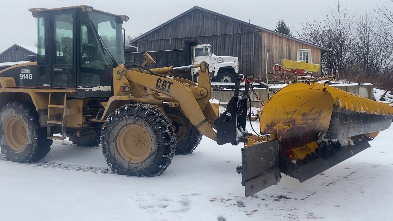 14.5’ wide snowplow with hydraulic wing - YouTube