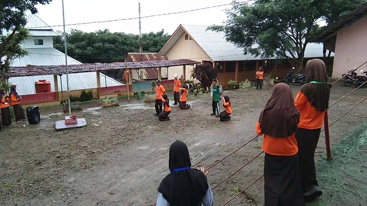 Adek Lagi Di Sekolahan Youtube