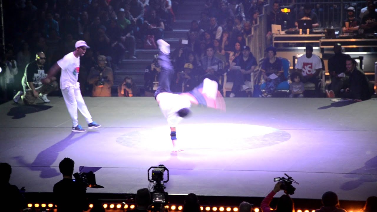 POKÉMON vs RED BULL BC ONE ALLSTARS (2vs2) - YouTube