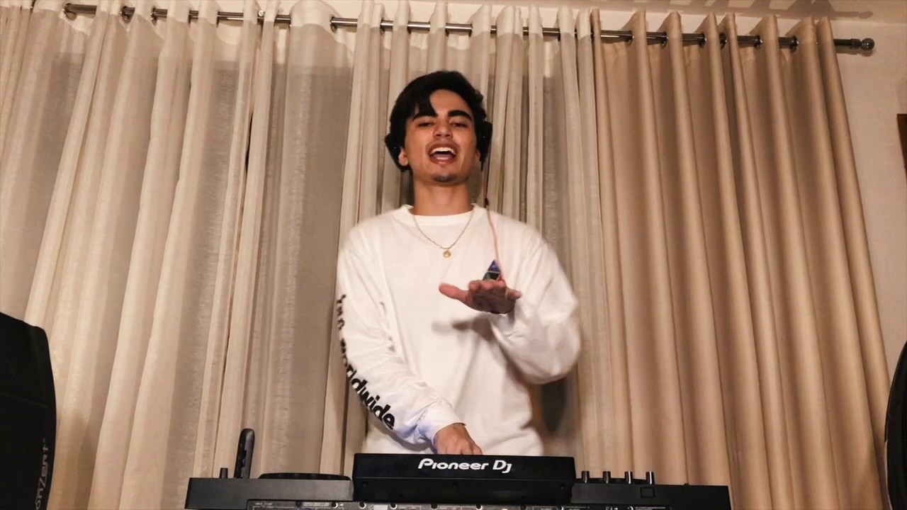 TikTok and Quarantine Live DJ mixtape - DJ Sam Rodriguez - YouTube