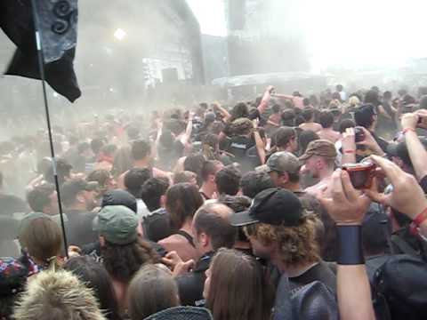Hellfest 2009 - Devildriver - Circle Pit - YouTube
