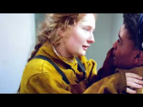 shameless Debbie is bi 🏳️‍🌈￼