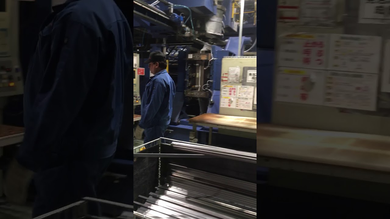 Factory work in japan - YouTube