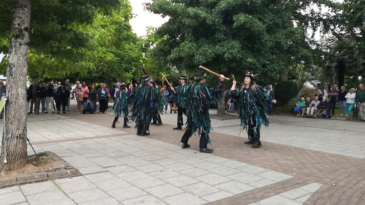 Lodestone Border Morris - YouTube