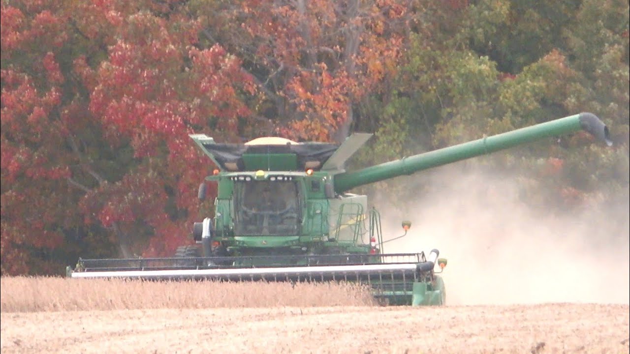 Harvest 2020 | John Deere S760 Combine Harvesting Soybeans | Soybean ...