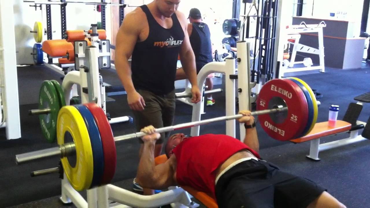141 kg bench x 7 - YouTube