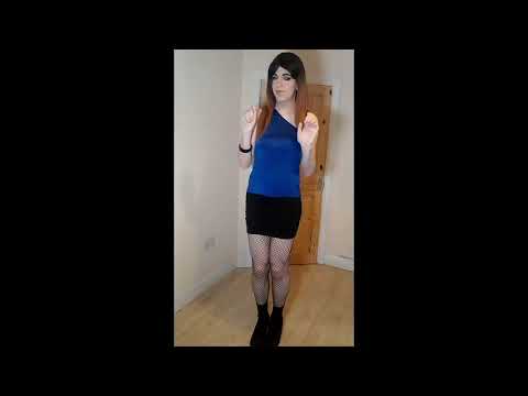 Blue & Black Glam: Crossdresser Michelle Diaz Steals the Spotlight!
