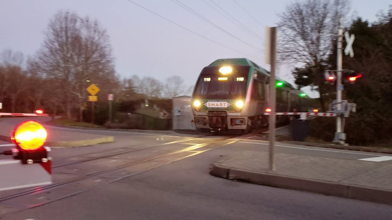 SMART Train NB From Hamilton Station in Novato, CA - YouTube